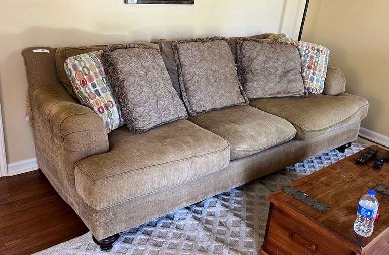 Sofa - Auction Services LTD