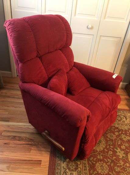 Lazy Boy swivel rocker recliner. - Auction Services LTD