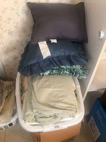 Bed linens - Auction Services LTD