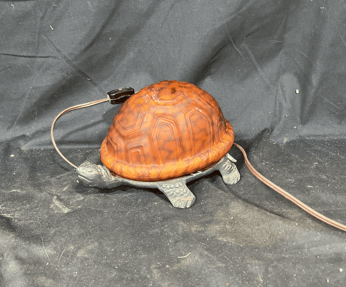 Turtle lamp - Auction Services LTD