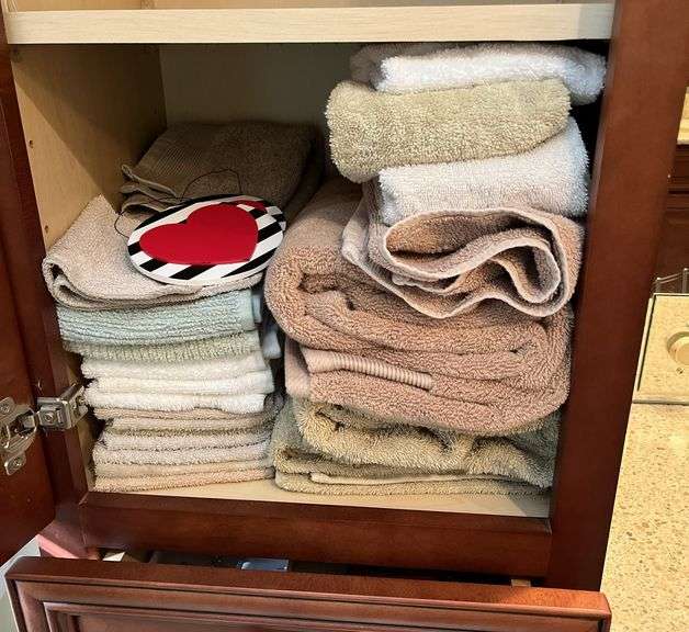 Bath linens - Auction Services LTD