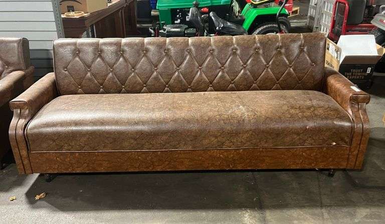 Vintage sofa - Auction Services LTD