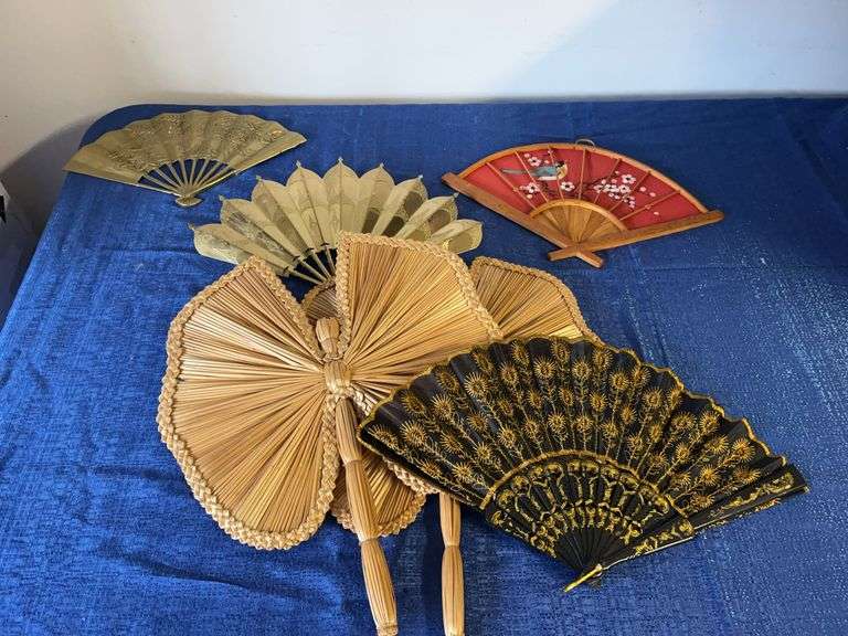 Decorative fans - Auction Services LTD