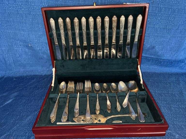 Rogers & Bros. flatware - Auction Services LTD