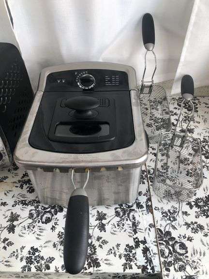 Farberware deep fryer - Auction Services LTD