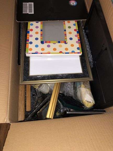 Picture frames - Auction Services LTD