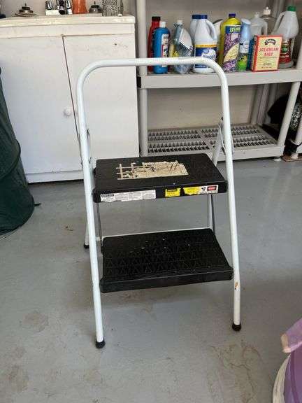 Step stool - Auction Services LTD