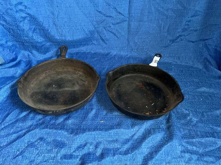 Cast iron pans - Auction Services LTD