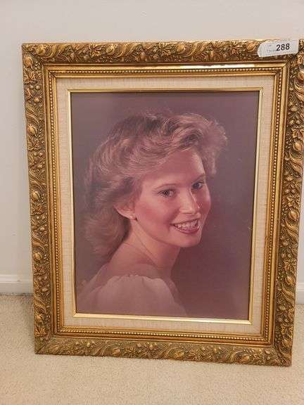 Framed portrait - Auction Services LTD
