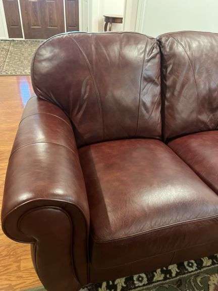 Leather sofa - Auction Services LTD