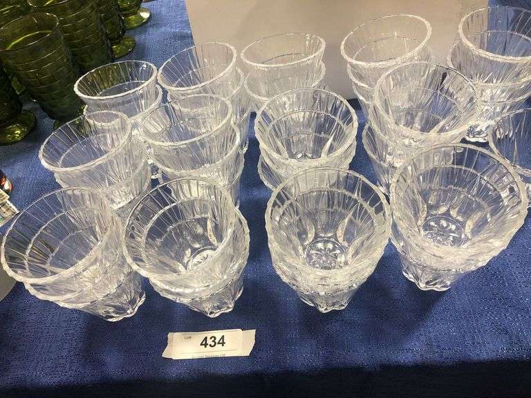 Glassware - Auction Services LTD