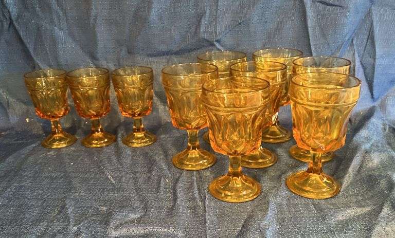 Glass goblets - Auction Services LTD