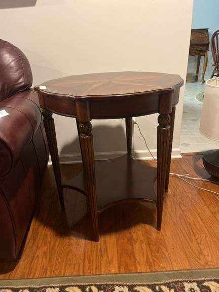 Side Table - Auction Services LTD