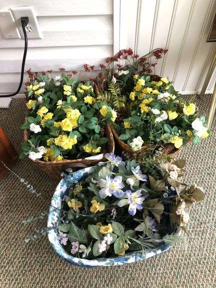 Floral baskets - Auction Services LTD