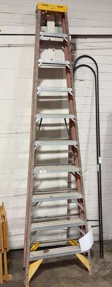 10 ft ladder - Auction Services LTD