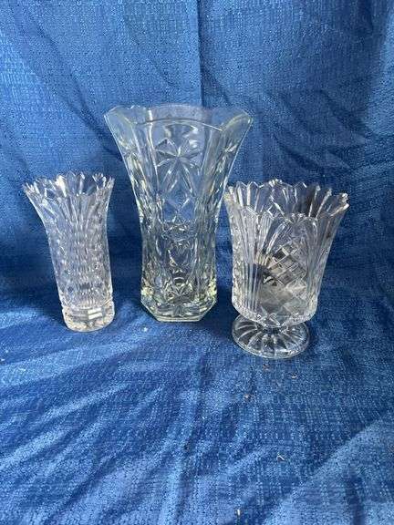 Vases - Auction Services LTD
