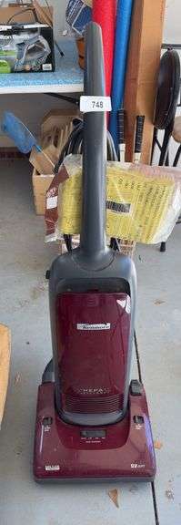 Kenmore vacuum - Auction Services LTD