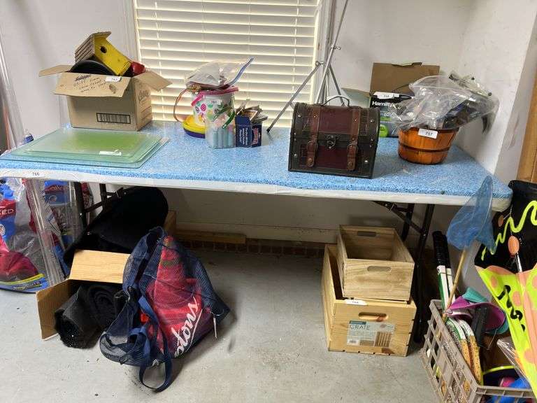 Folding table - Auction Services LTD