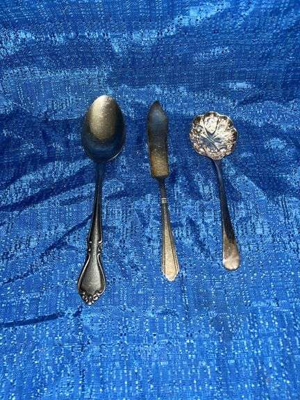 Silver plated flatware - Auction Services LTD