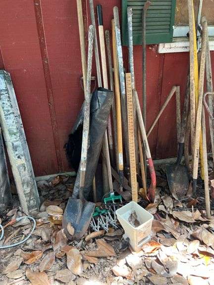 Yard tools - Auction Services LTD