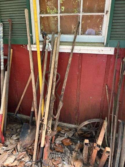 Yard tools - Auction Services LTD