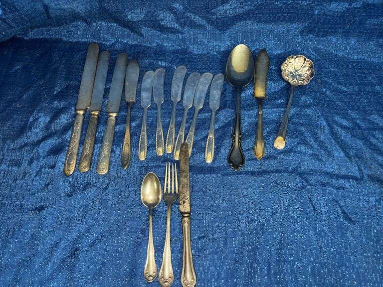 Silver plated flatware - Auction Services LTD