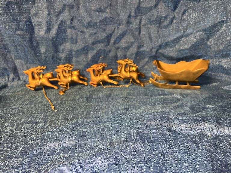 Sleigh and reindeer - Auction Services LTD