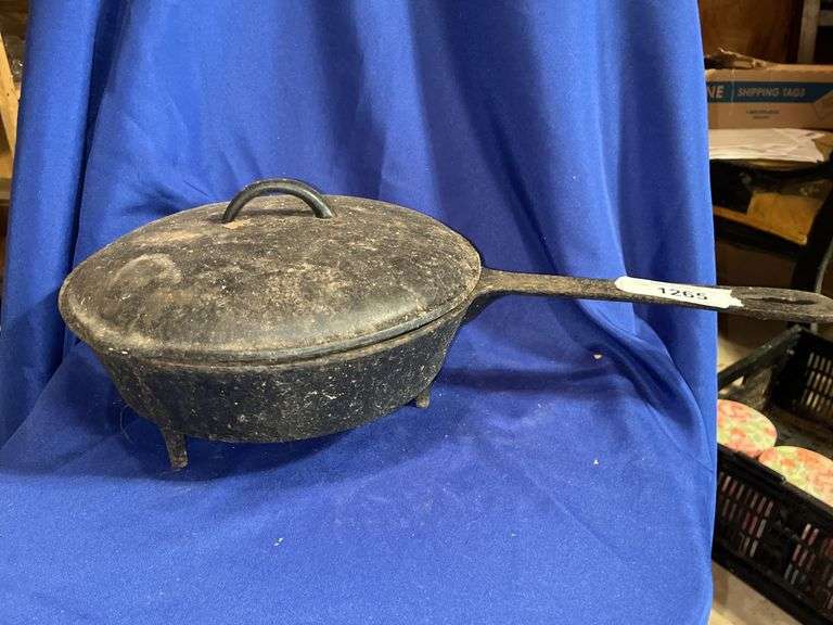 Cast iron skillet - Auction Services LTD