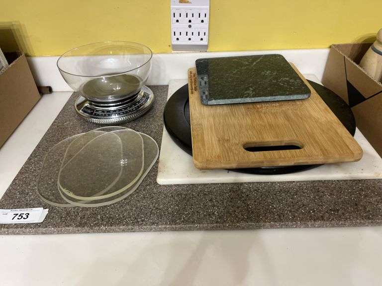 Scale and cutting boards - Auction Services LTD