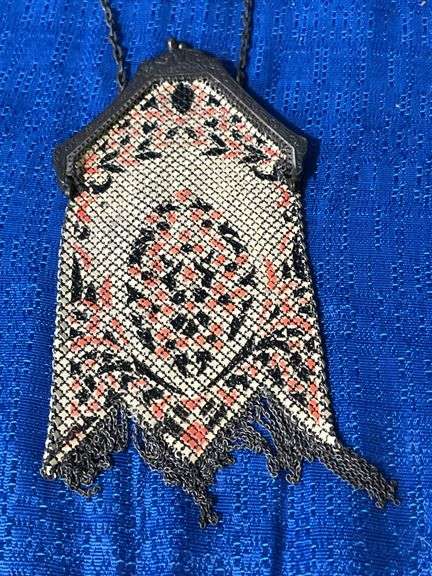 Vintage mesh bag - Auction Services LTD