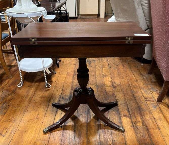 Flip top table - Auction Services LTD