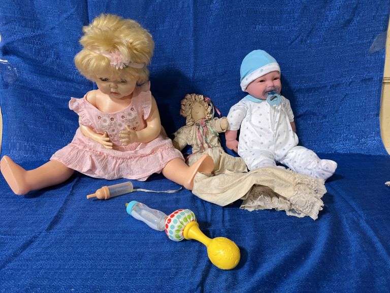 Dolls - Auction Services LTD