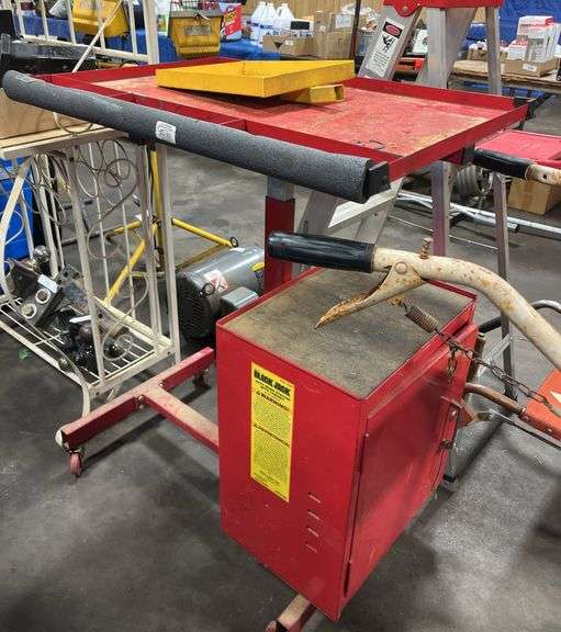 Rolling work station - Auction Services LTD