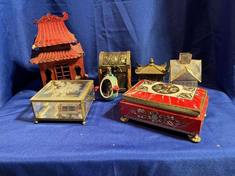 Trinket boxes - Auction Services LTD
