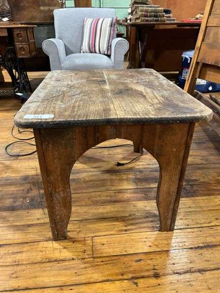 Rustic wood table - Auction Services LTD