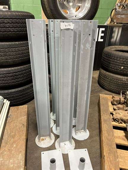 Metal posts - Auction Services LTD
