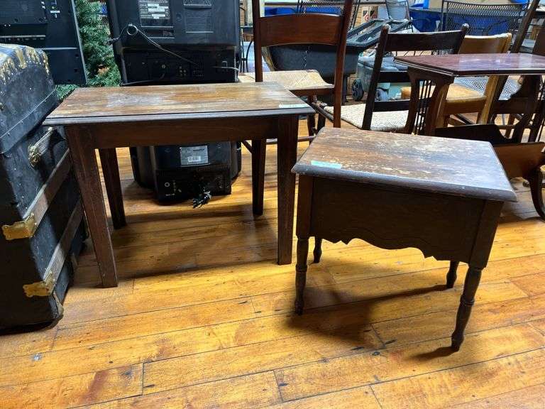 Small tables - Auction Services LTD