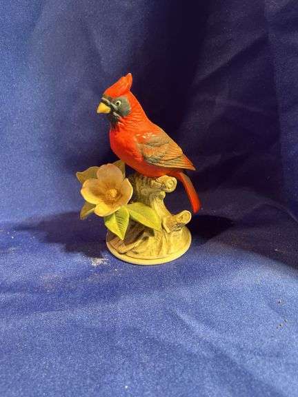 Bird statues - Auction Services LTD