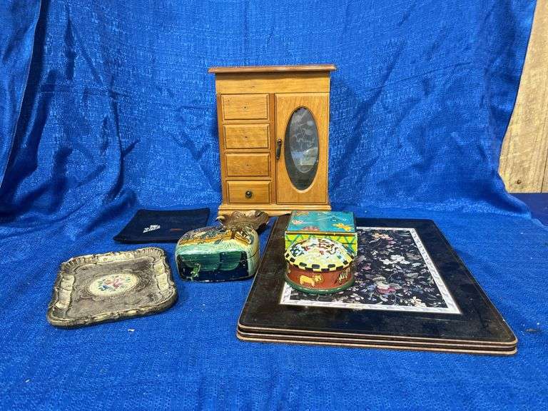 Jewelry boxes and trinket boxes - Auction Services LTD