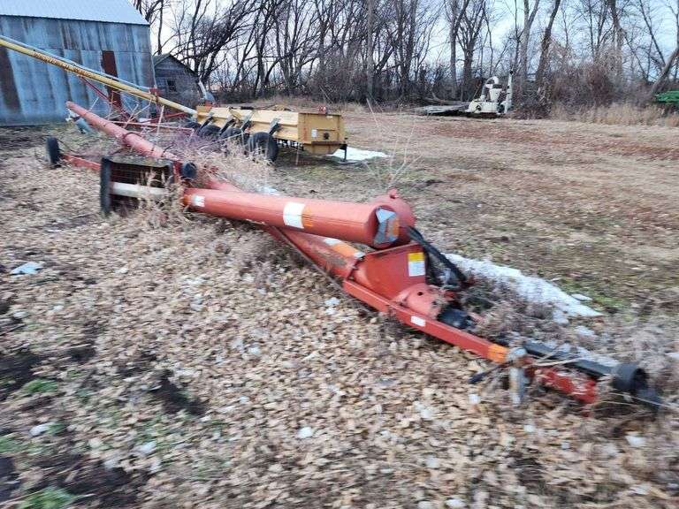 10" x 60' Feteral Auger with Swing Hopper – Under Carriage Was Damaged ...
