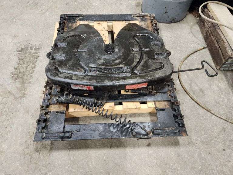 Fontaine 5th Wheel Plate with Sliding Base - Fragodt Auction and Real ...