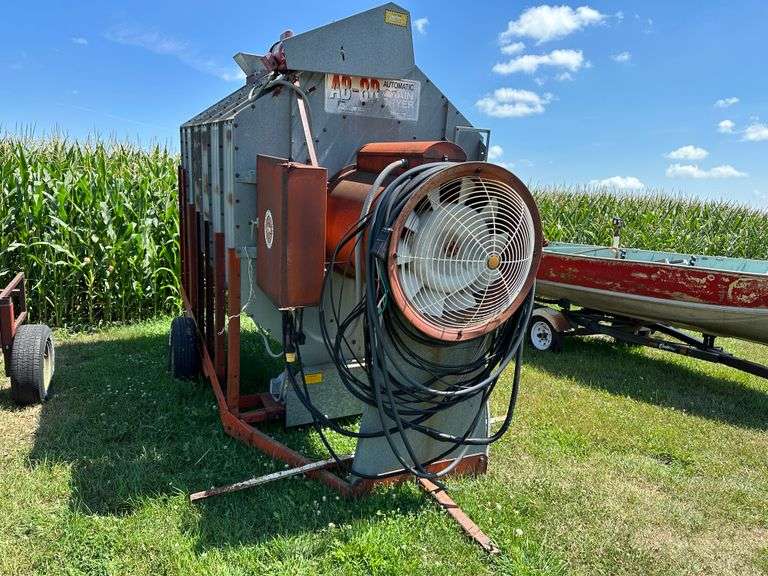 Farm Fans AB-180 Grain Dryer with Two Extra Sections Added to it ...