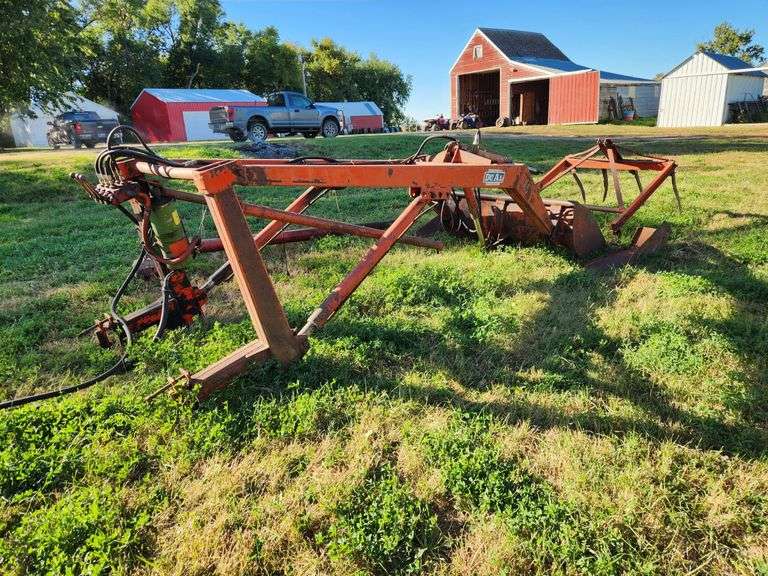 Dual 250 Loader with Manure Bucket and Wings, Grapple, Farmhand PTO ...