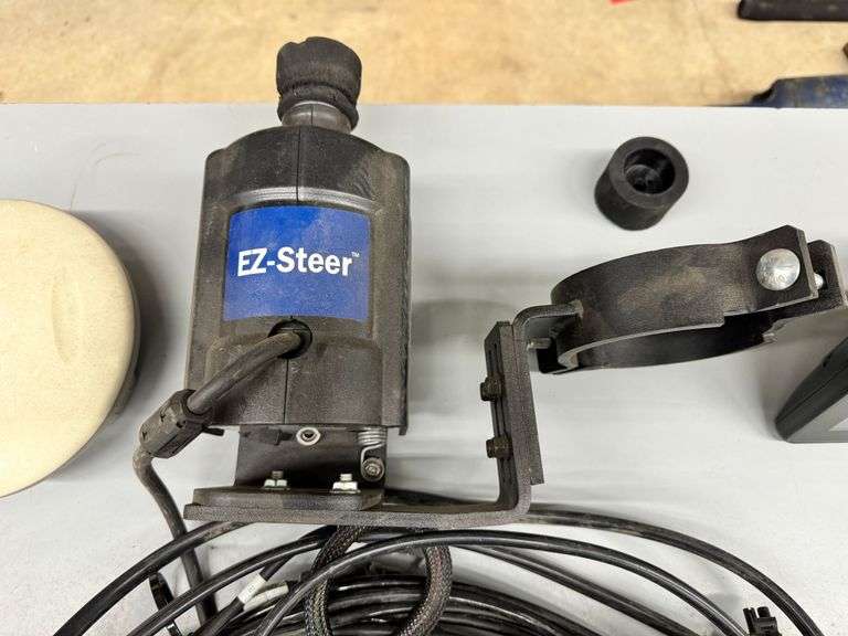 Trimble GFX350 Complete with EZ Steer, Mounting Bracket is off CAT 85D ...