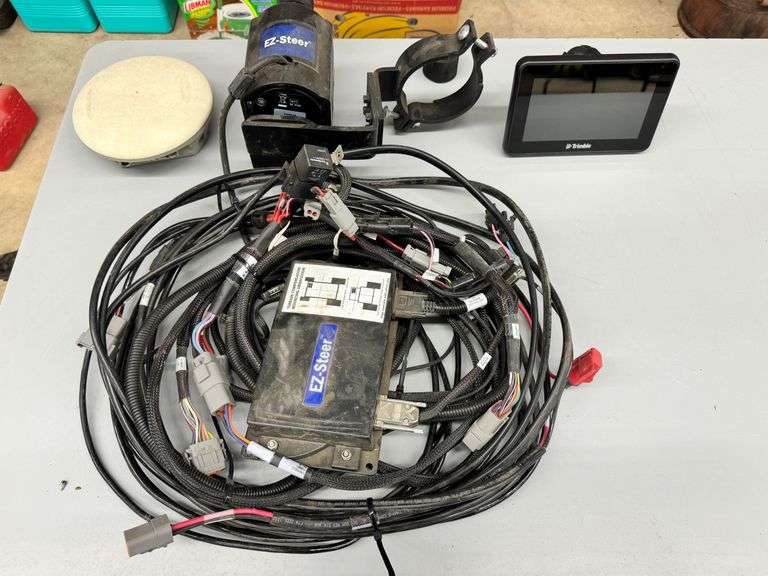 Trimble GFX350 Complete with EZ Steer, Mounting Bracket is off CAT 85D ...