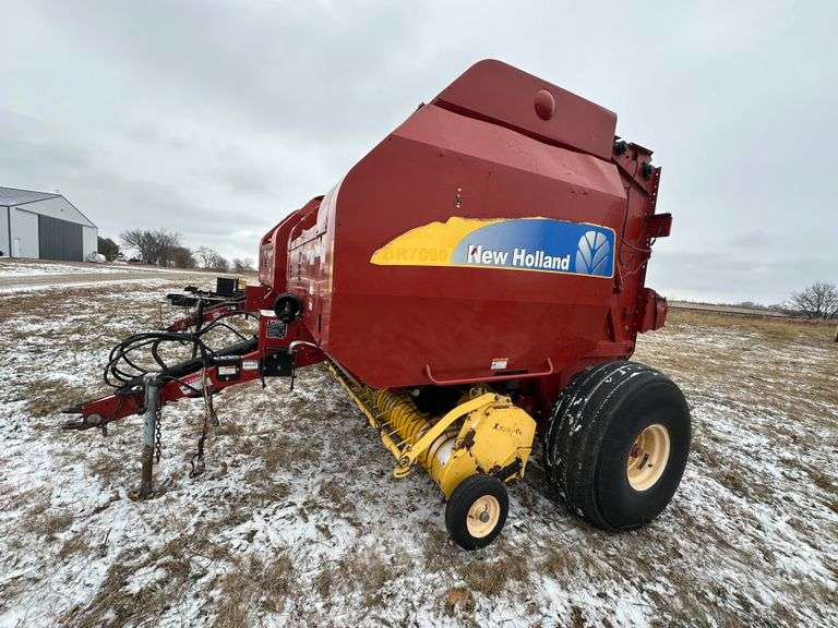 New Holland Round Baler Model 7090, 1000 PTO, Net Wrap, Xtra Sweep, 21 ...