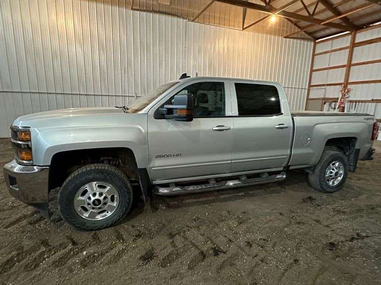 2016 Chevrolet 2500 Crew Cab Pickup, 102,500 Miles, 6.0 Vortex Engine ...