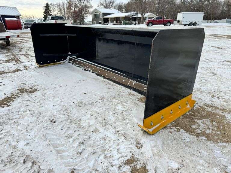 NEW 14' Box Snow Pusher, Rubber Cutting Edge, Global Payloader Hookup ...