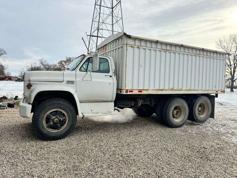 1976 GMC C65 6500 Tandem Axle Grain Truck, 366 Gas Engine, 11R22.5 ...