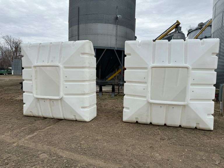 (2) Poly Bulk Seed Tanks, Buying Both For One Money - Fragodt Auction ...